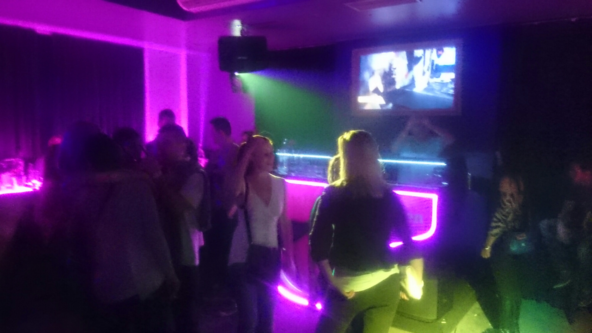 Maxim Club Budweis Music Gadgets And Travelling